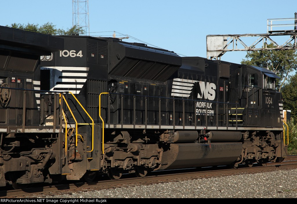 NS 1064